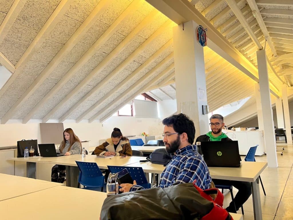 LABS & TEACHING FACILITIES - Neapolis University in Cyprus